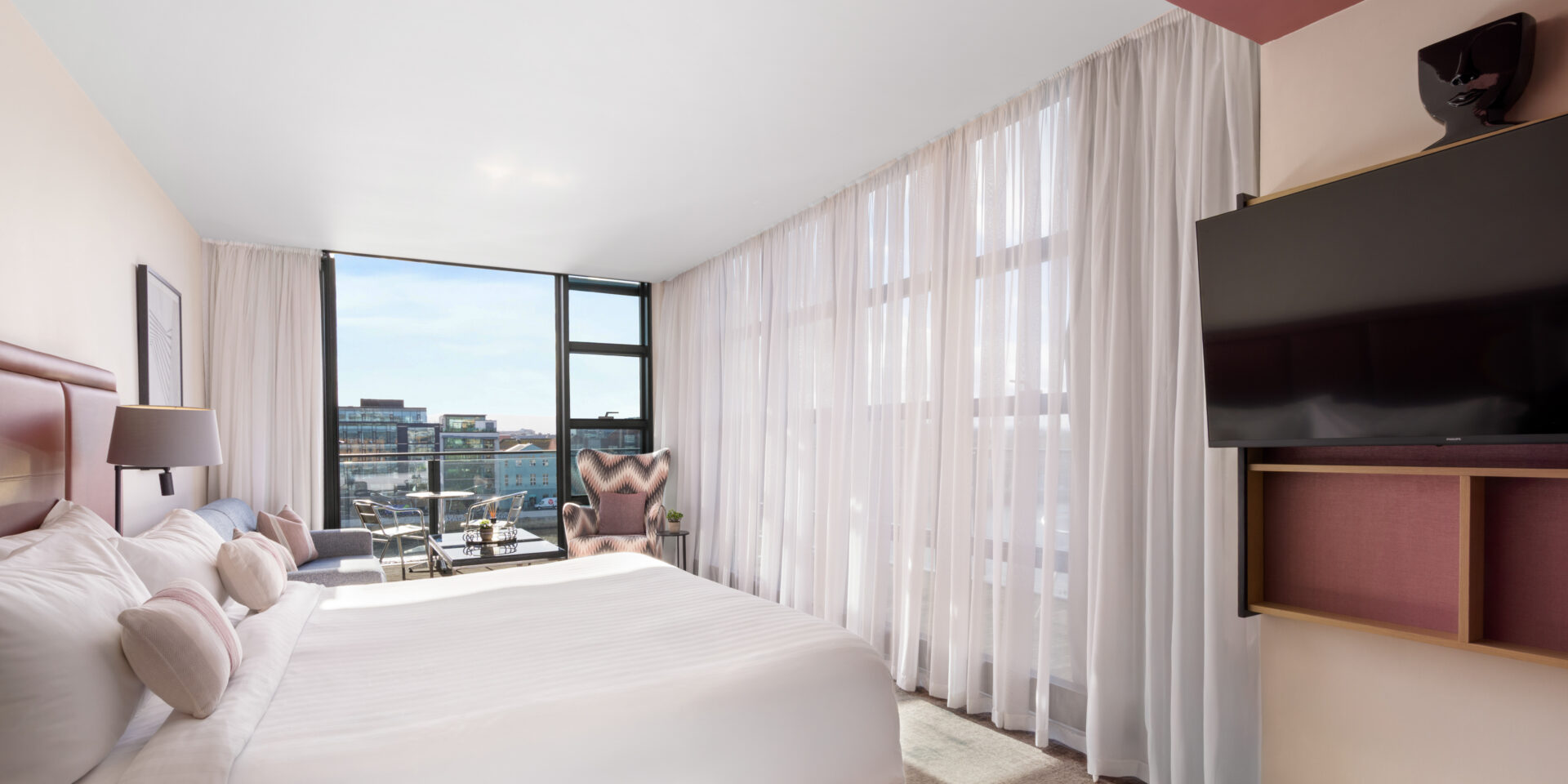 Junior Suite River View With Corner Balcony | Suites In Dublin